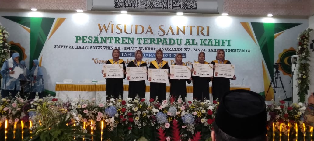 Wisuda Santri Pesantren Terpadu Al Kahfi Bogor Bernuansa Palestina, Alumni Bertabur Bintang dan ...