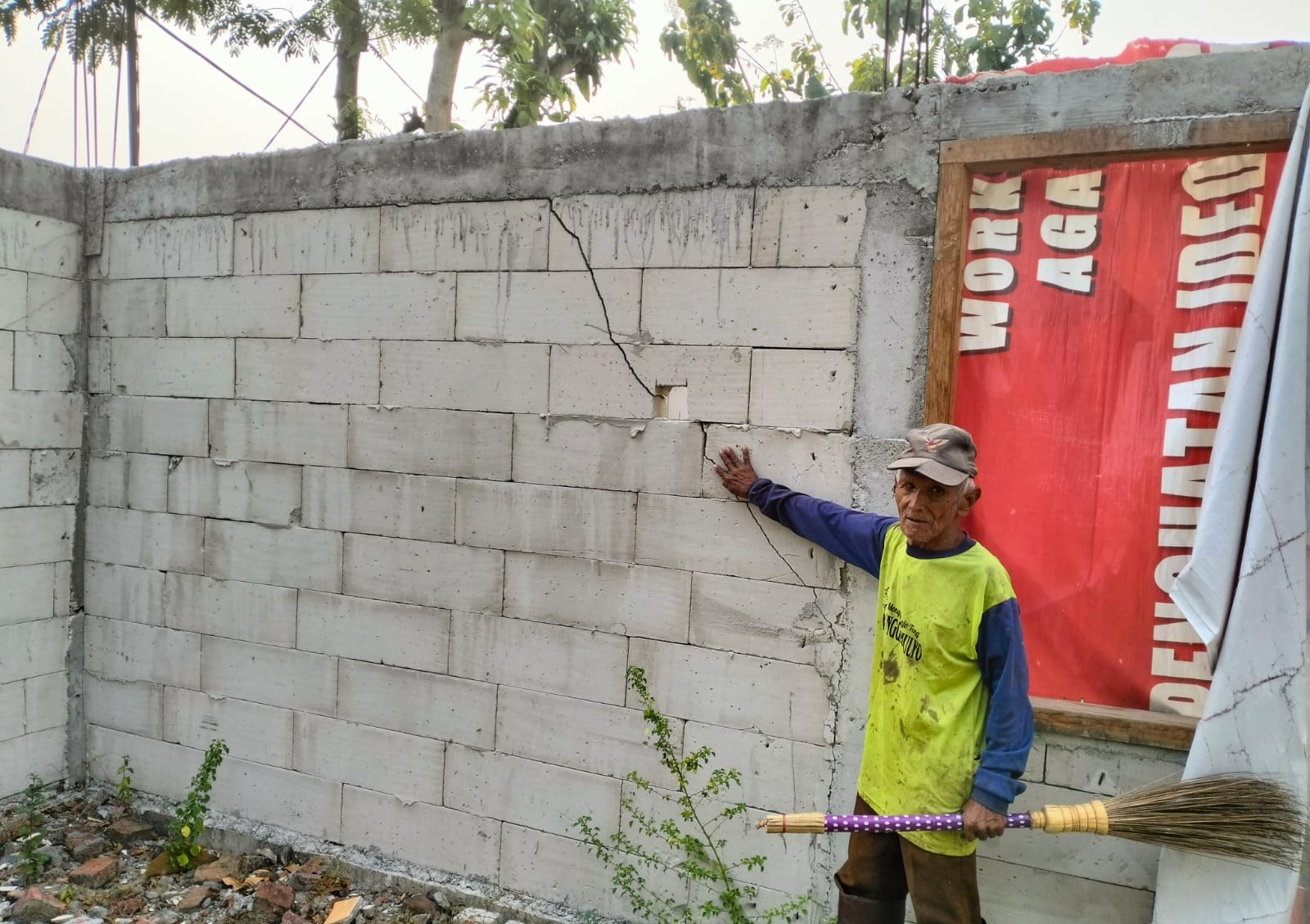 Telan Angaran Rp 80 Juta Lebih, Pembangunan Polindes Terbengkalai ...
