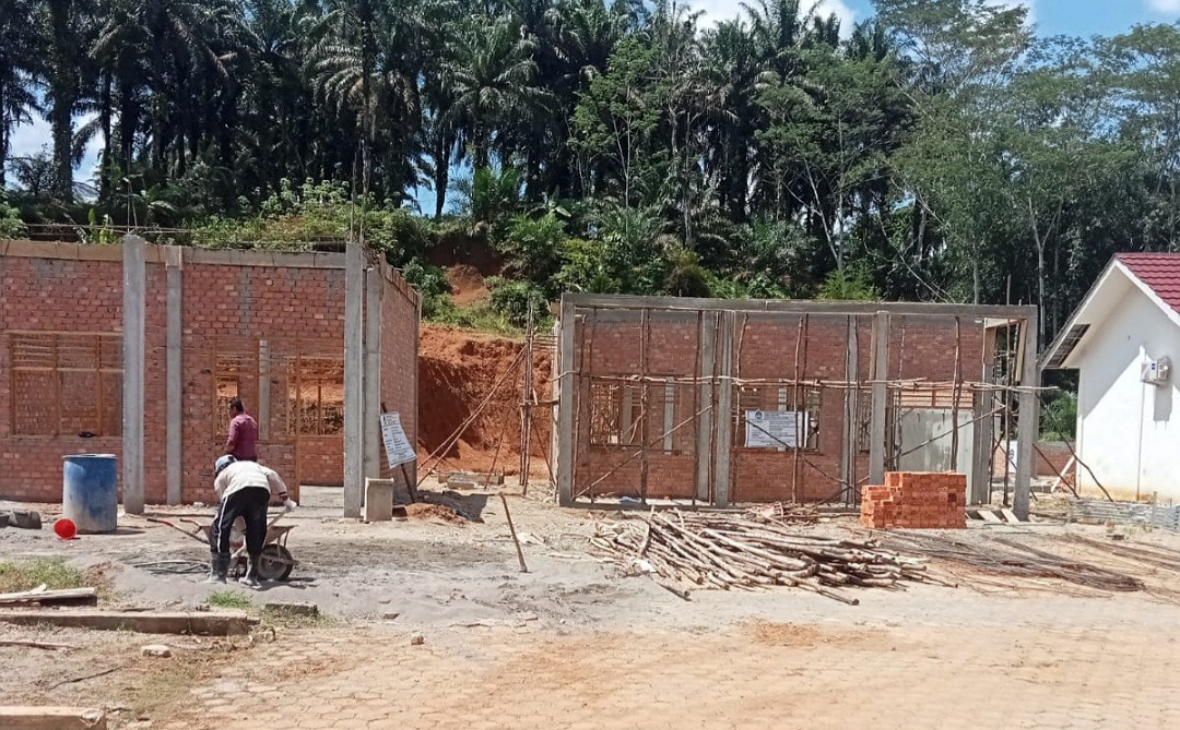 Proyek Miliaran di SLB Pinang Merah Diduga Gunakan Pondasi Batu Bata ...